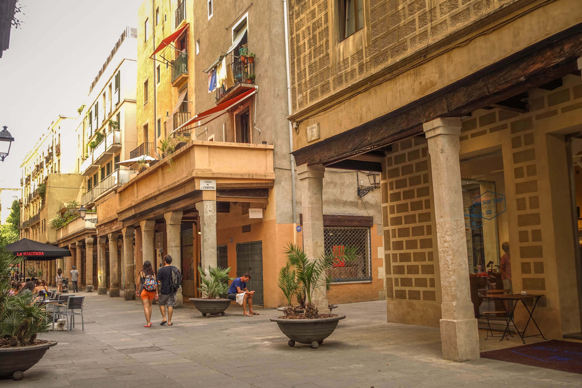 EL BORN, A CHILL NEIGHBORHOOD IN BARCELONA - You Should Go Here