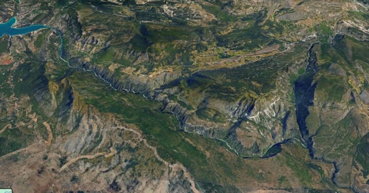 HIKING AND BOATING THROUGH FRANCE'S GORGES DU VERDON - You Should Go Here